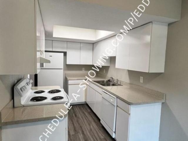 2 Br, 1 bath, Condo 2010 E 148th Ave