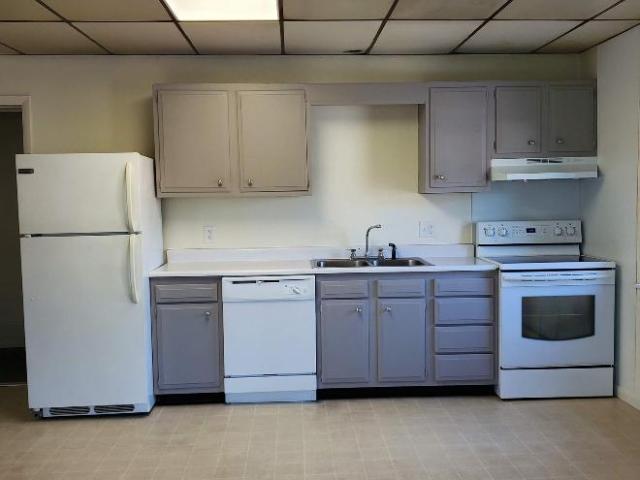 2 Br, 1 bath, Condo 201 Maple Avenue