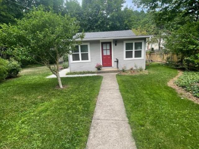 2 Br, 1 bath, Condo 201 Melville