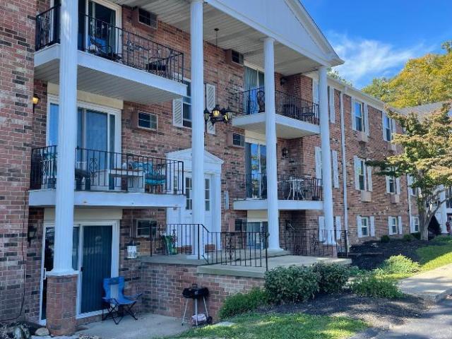 2 Br, 1 bath, Condo 201 Roselane SW