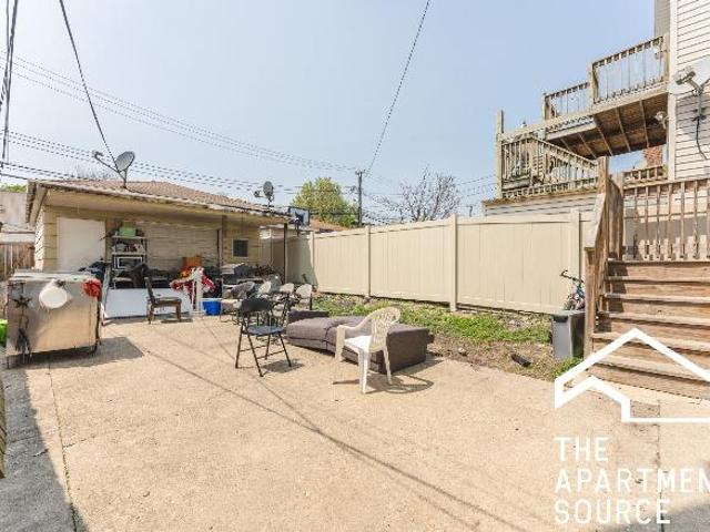 2 Br, 1 bath, Condo 2026 N Kedvale