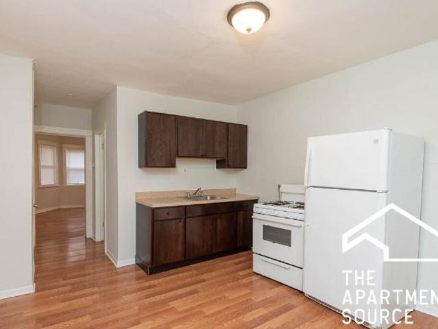 2 Br, 1 bath, Condo 2026 North Kedvale