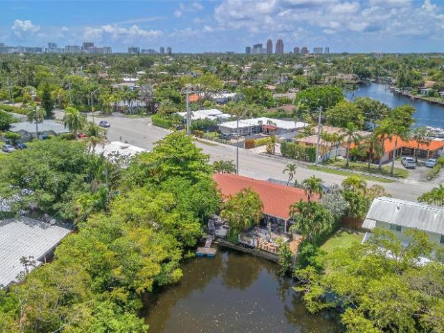 2 Br, 1 bath, Condo 2023 Ne 15th Ave