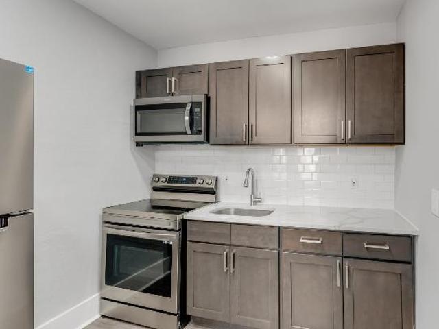 2 Br, 1 bath, Condo 202 W Sedgwick St