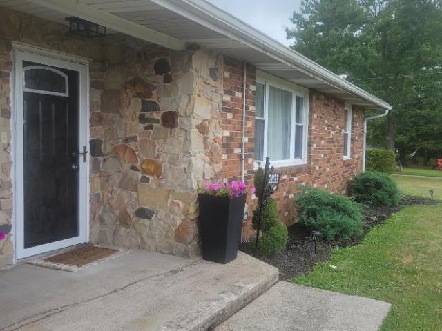 2 Br, 1 bath, Condo 2035 Prospect Rd