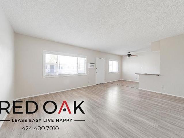2 Br, 1 bath, Condo 2036 E Whiting Ave