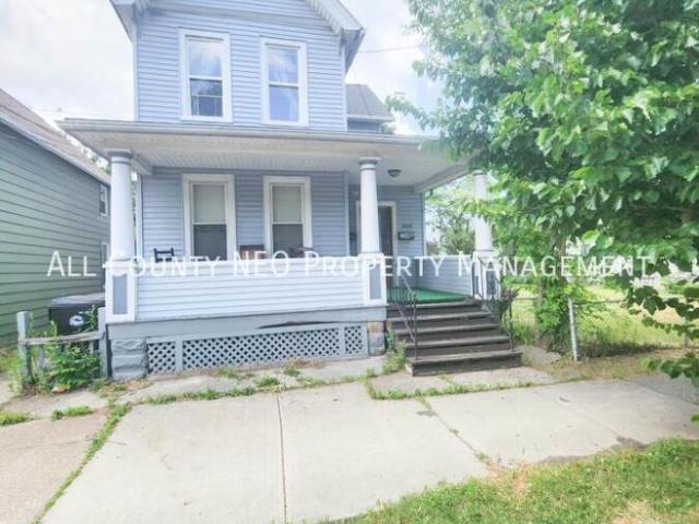 2 Br, 1 bath, Condo 2044 W 44th St