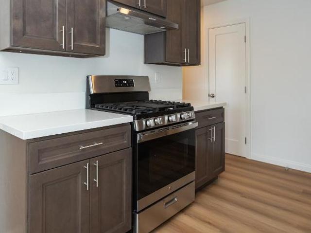 2 Br, 1 bath, Condo 2041 N Ventura Rd