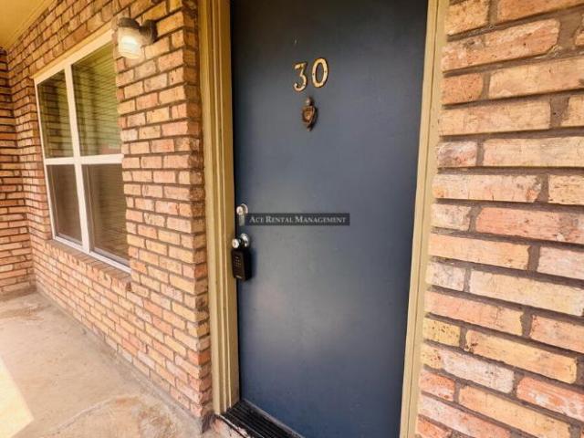 2 Br, 1 bath, Condo 204 10th St