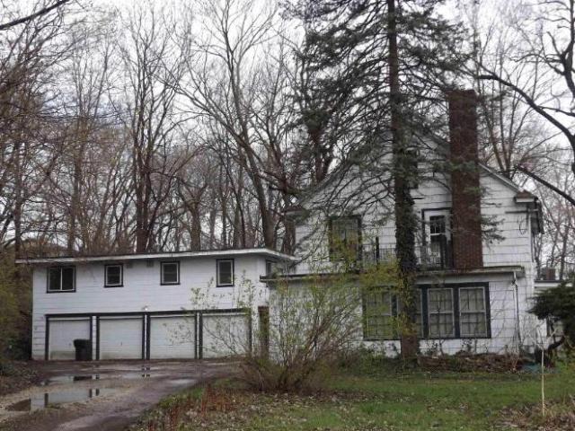 2 Br, 1 bath, Condo 204 Pekin Ave