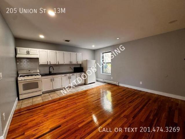 2 Br, 1 bath, Condo 205 Union St