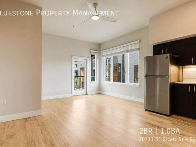 2 Br, 1 bath, Condo 20711 SE Stark St