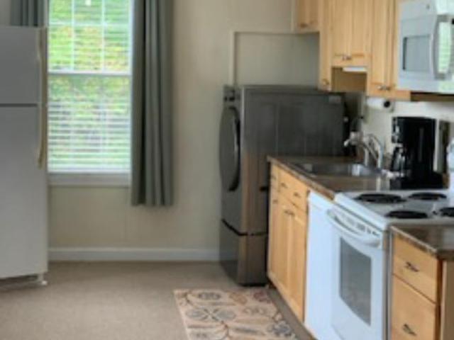 2 Br, 1 bath, Condo 207