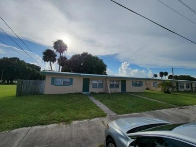 2 Br, 1 bath, Condo 207 NW 5th Ave