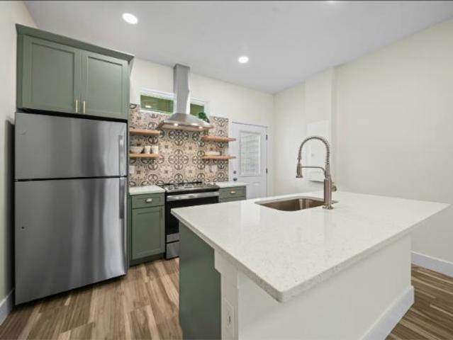 2 Br, 1 bath, Condo 208 North Cherry Street