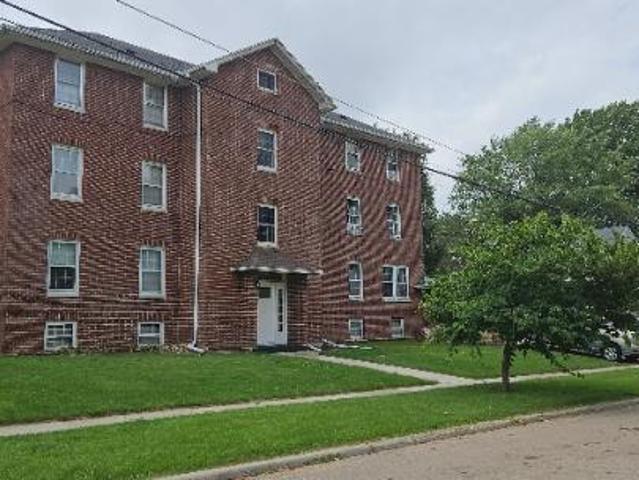 2 Br, 1 bath, Condo 208 W Sycamore Street