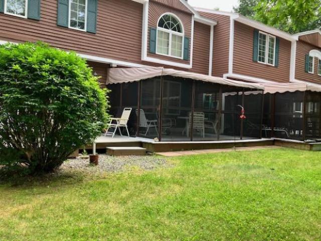 2 Br, 1 bath, Condo 20 Buck Court