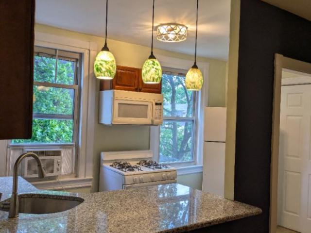 2 Br, 1 bath, Condo 20 School Ln