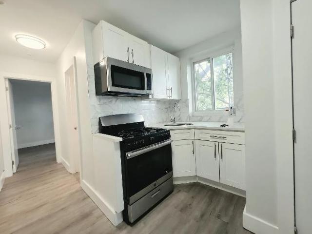 2 Br, 1 bath, Condo 20 Seidler St