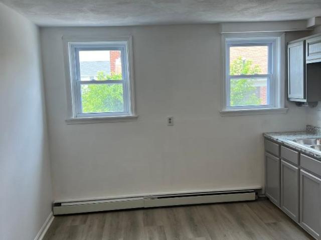 2 Br, 1 bath, Condo 20 Social Street