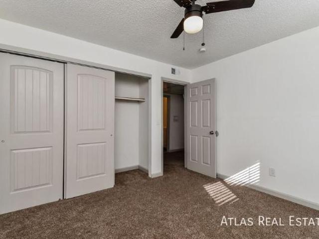 2 Br, 1 bath, Condo 2107 Preuss Road