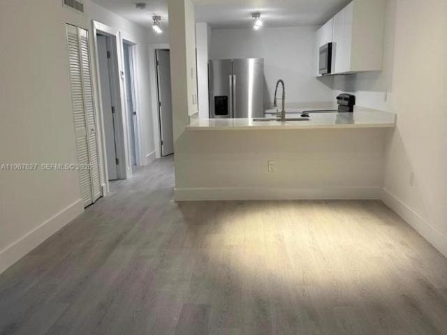 2 Br, 1 bath, Condo 210 SW 11th St