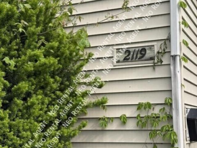 2 Br, 1 bath, Condo 2119 E 29th St