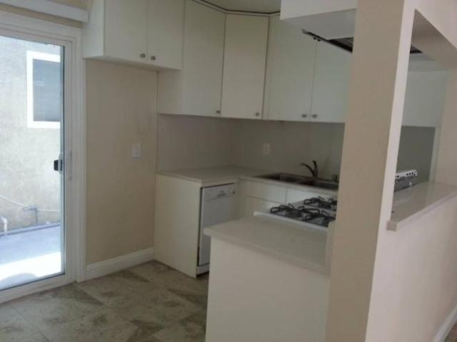 2 Br, 1 bath, Condo 211 Seal Beach Blvd