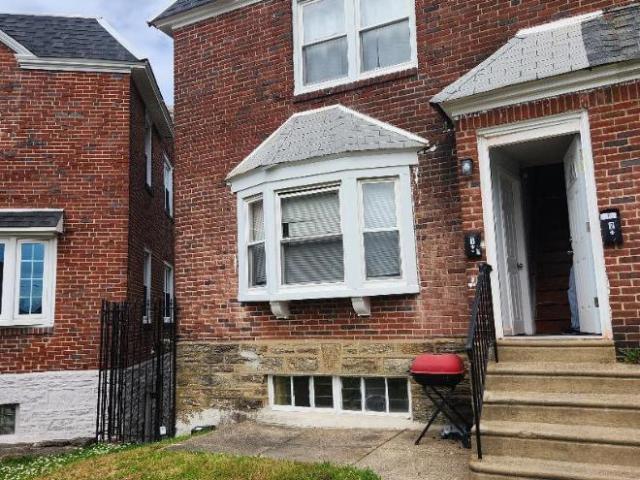 2 Br, 1 bath, Condo 2121 Homer St
