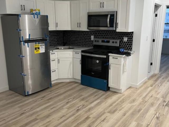 2 Br, 1 bath, Condo 2122 Stenton Ave
