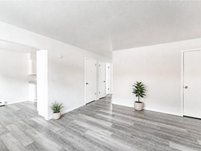 2 Br, 1 bath, Condo 2155 King St