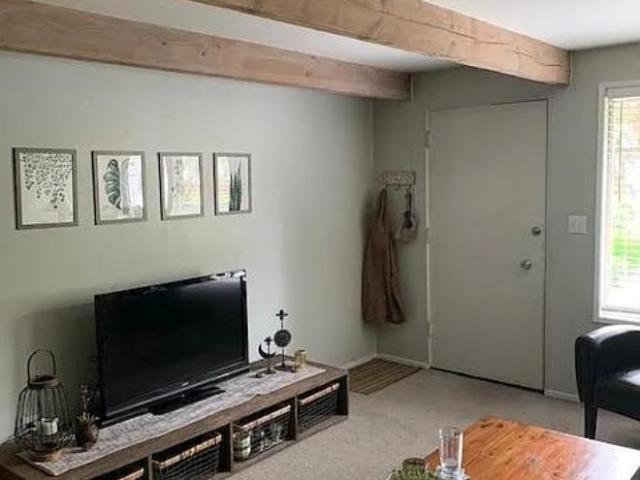 2 Br, 1 bath, Condo 21521 73rd Pl W