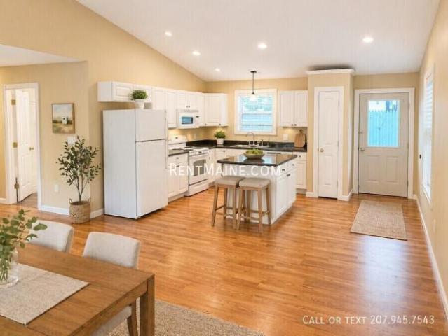 2 Br, 1 bath, Condo 215 Pine St