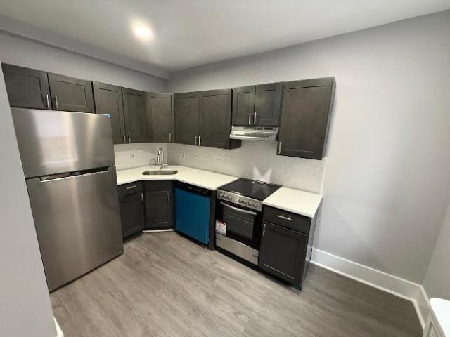 2 Br, 1 bath, Condo 215 W Walnut Ln