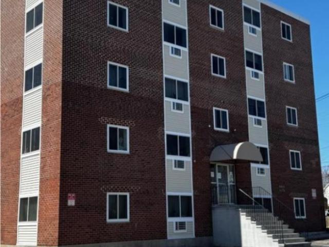 2 Br, 1 bath, Condo 215 Winter Street