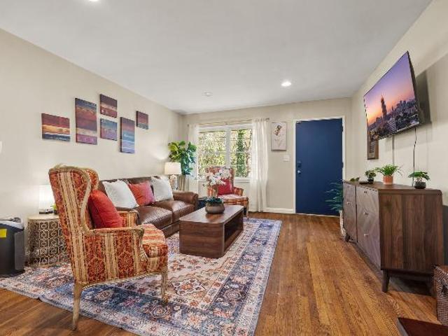 2 Br, 1 bath, Condo 2160 Lenox Rd NE
