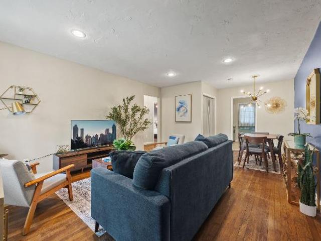 2 Br, 1 bath, Condo 2160 Lenox Rd NE