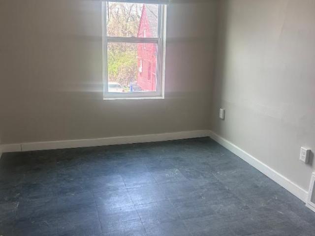 2 Br, 1 bath, Condo 2163 E 84th St