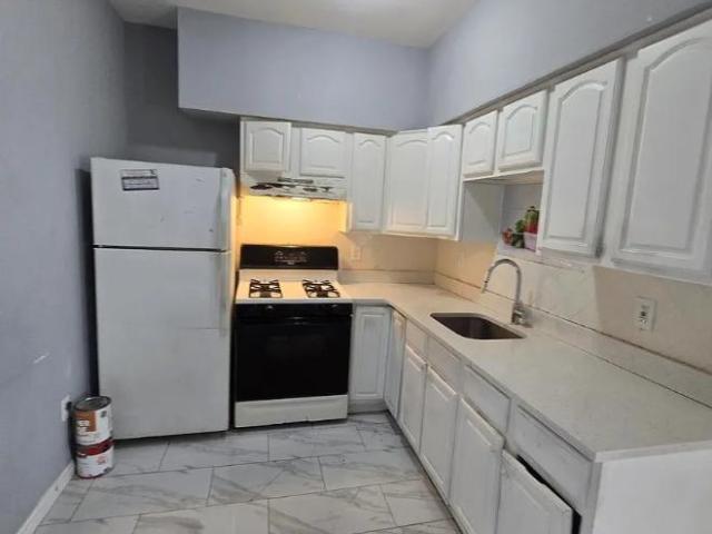 2 Br, 1 bath, Condo 216 3rd St