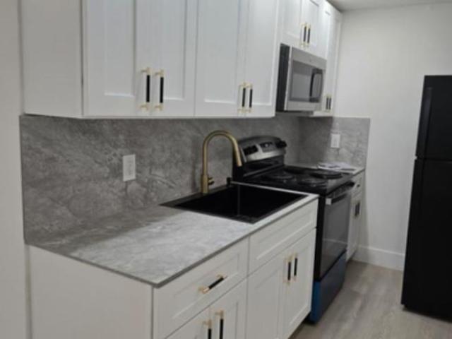 2 Br, 1 bath, Condo 2174 NE 170 Street