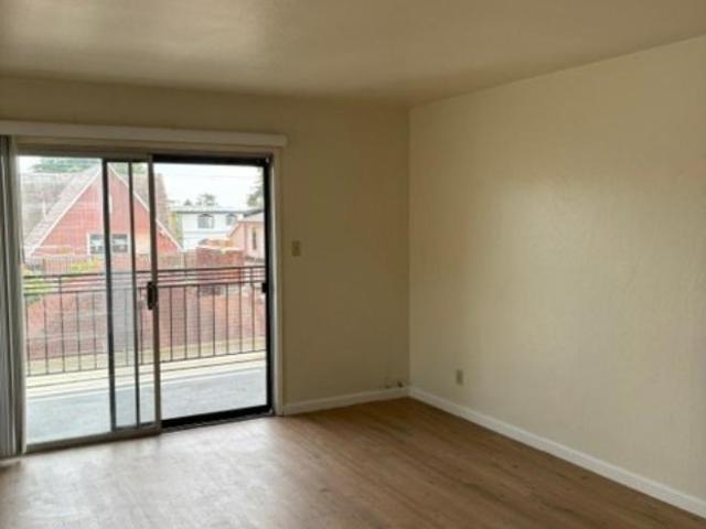 2 Br, 1 bath, Condo 2172 Blake St