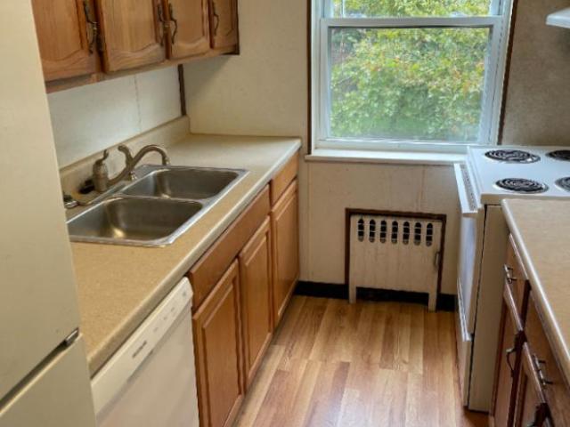 2 Br, 1 bath, Condo 217 Easterly Parkway