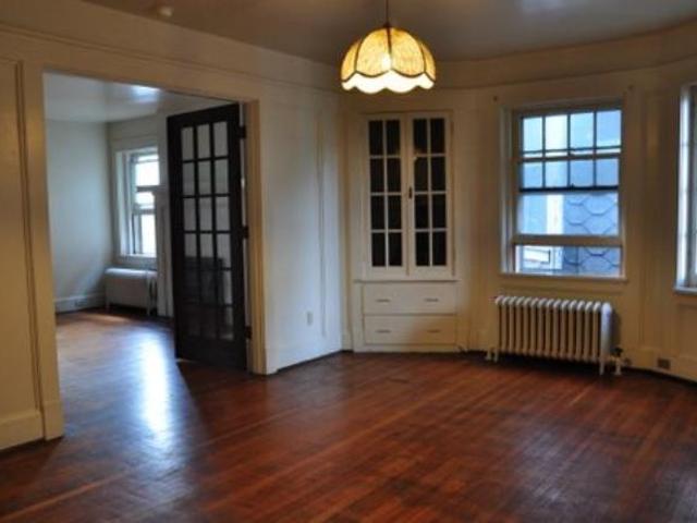 2 Br, 1 bath, Condo 218 Hastings St
