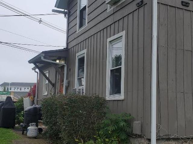 2 Br, 1 bath, Condo 218 Nichols St