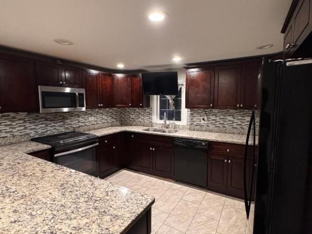 2 Br, 1 bath, Condo 218 S 13th Ave