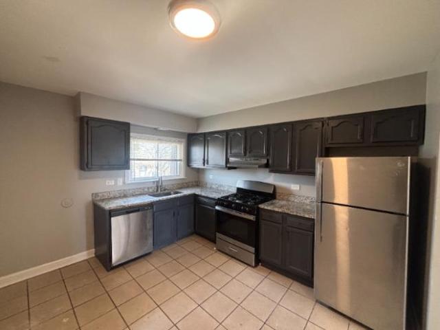 2 Br, 1 bath, Condo 21907 Jeffery Ave