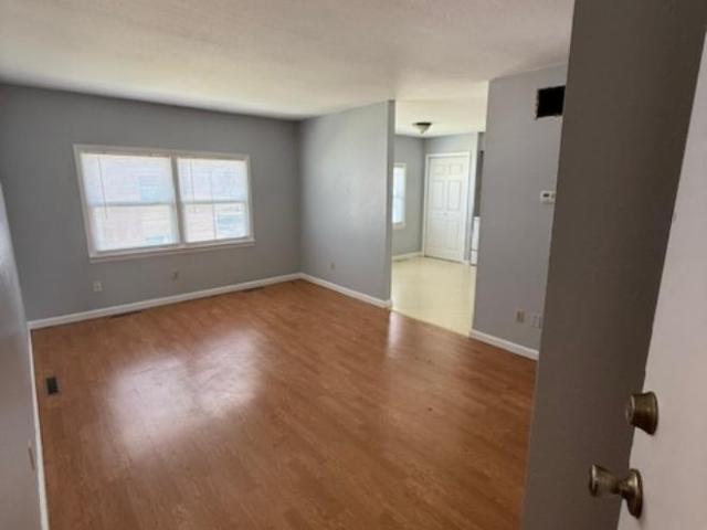 2 Br, 1 bath, Condo 2191 Franklin St