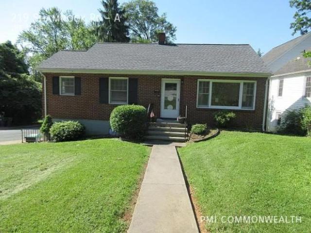 2 Br, 1 bath, Condo 219 Shamrock Rd