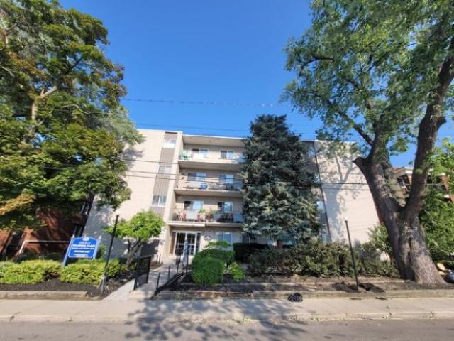 2 Br, 1 bath, Condo 21 Balmoral Ave South