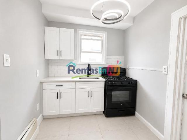 2 Br, 1 bath, Condo 21 Eckert Ave